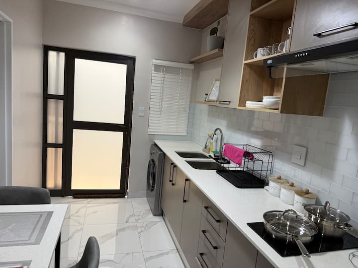 Self Catering-own Entry,free Parking Near Westlane - Windhoek