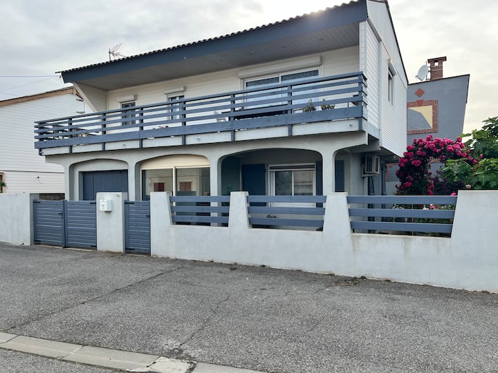 Grand Chalet Gruissan Plage Avec Cheminée Et Clim - Gruissan
