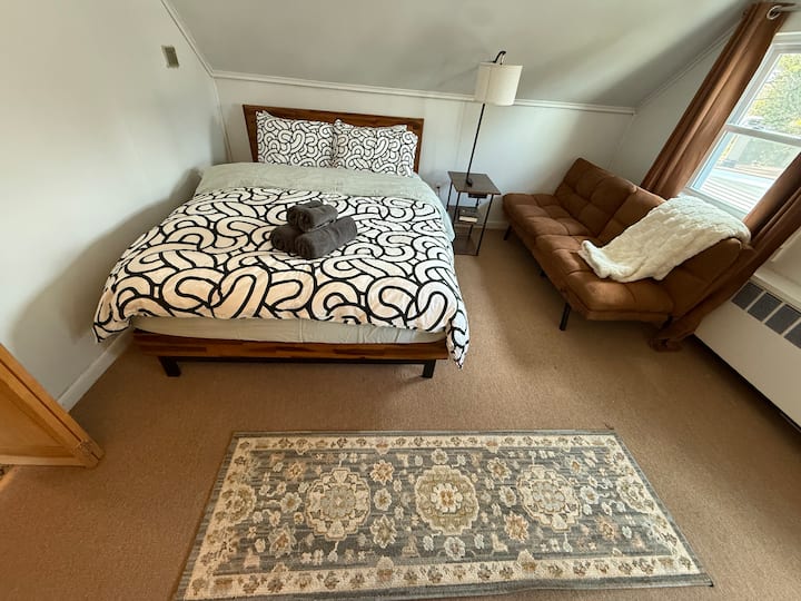 1br 1bath Apt, Private 2nd Floor - Westbury, NY