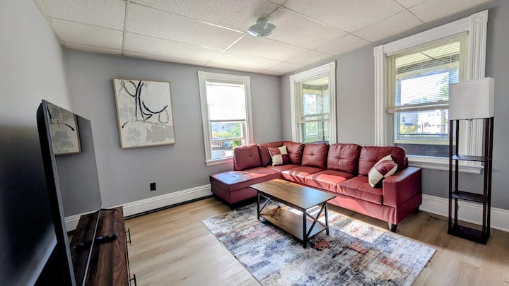 Cozy 2br With Parking Near Airport, Beach, Boston - Revere, MA