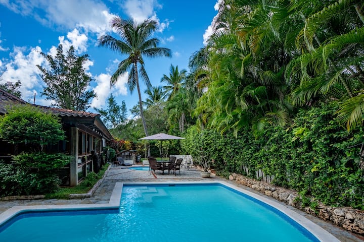 Elegant Villa In Cdc W/ Pool Table - La Romana