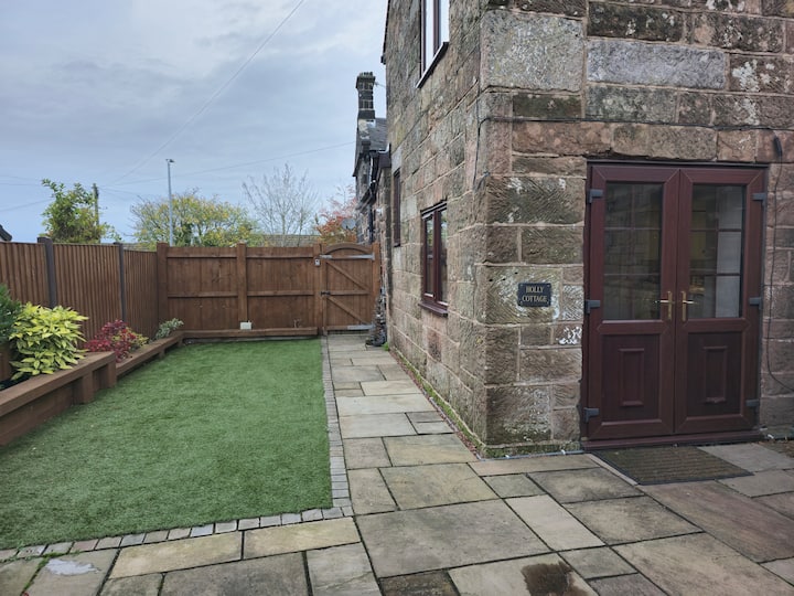Holly Cottage - Leek