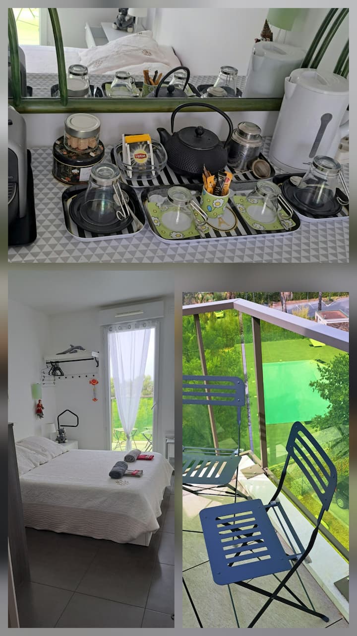 Chambre, Balcon Privé Vue, Accès Piscine, Standing - Saint-Raphaël