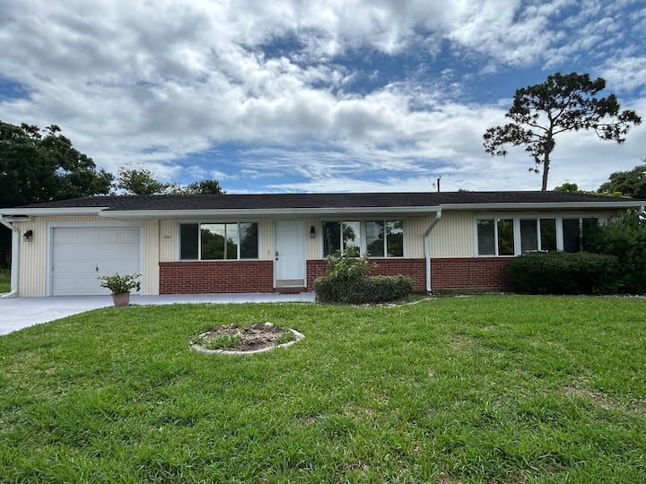Family-sized Comfort And Fun! - Palm Bay, FL