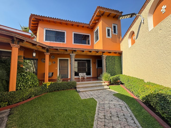 Hermosa Casa Con Amplio Jardín 2 Bungalows - Cuautla