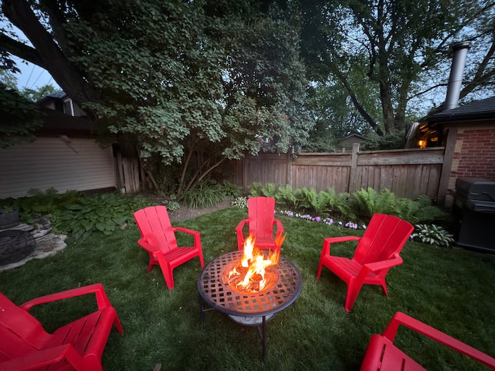 Best Area • Modern • Free Parking • Backyard Oasis - Toronto