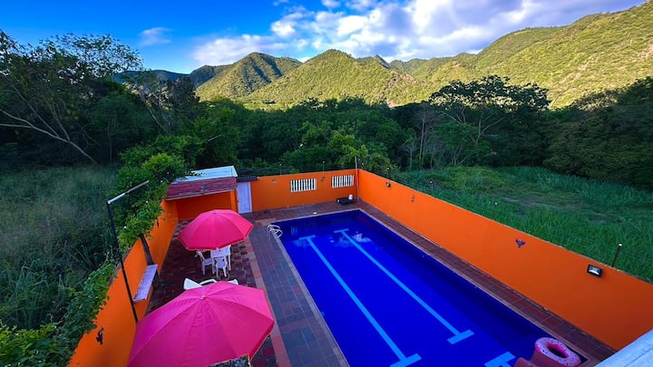 Apulo:casa Con Piscina Privada Y Vistas Increíbles - Apulo