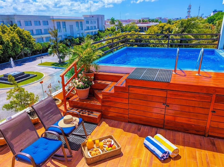 Romantic Escape | 500m Beach | Pool Gym Value Stay - Playa del Carmen