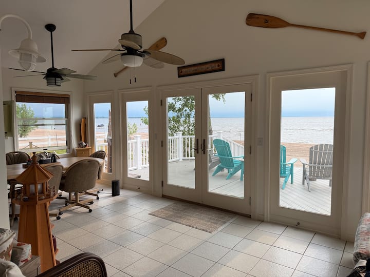 Lookout Lodge Beach Front On Oneida Lake - North Bay, NY