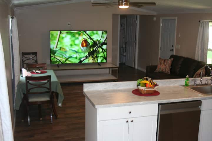 3 Bedroom 2 Full Baths Quiet Corner Lot - Mount Vernon, OH