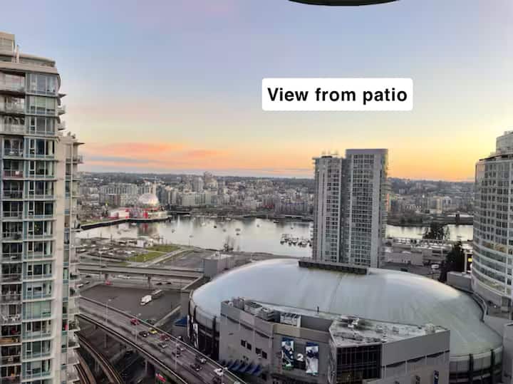 2bdrm Dt Condo W/ View Steps Away From Train/arena - Vancouver