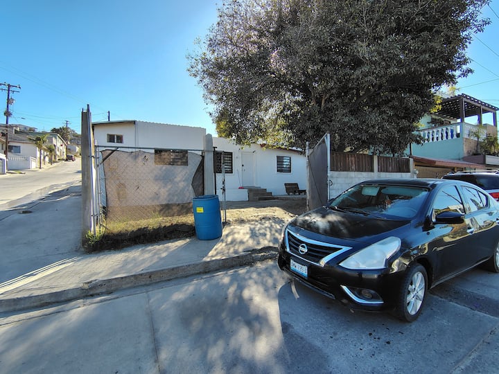 Casa Nostalgia · ÁRbol, Patio Y Toque Vintage - Ensenada