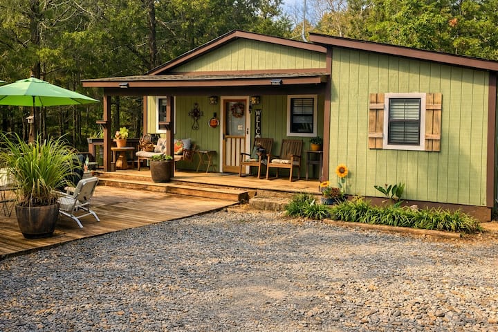 Cozy Greers Ferry Cabin • Hot Tub • Walk To Cove - Arkansas