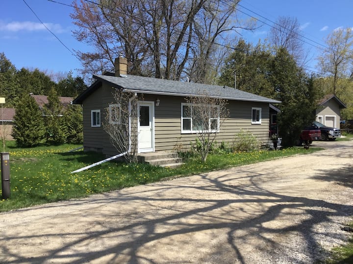 Cozy Cottage | 5 Mins Walk To Beach | Georgian Bay - The Blue Mountains