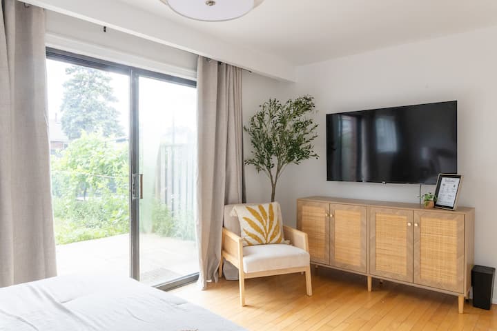 Private 2-br Suite W/ Patio - Mississauga