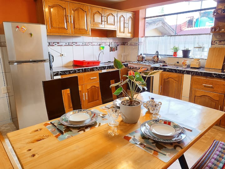 Cozy Apto Mesa Redonda - Cusco