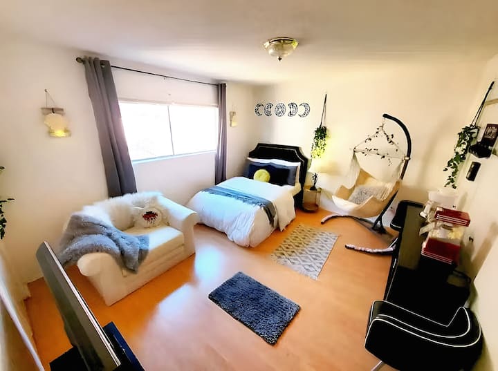 Hollywood Cozy Retreat - Beverly Hills, CA