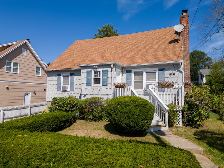 Florence · Stylish 5br Milford Escape Near Silver - Stratford, CT