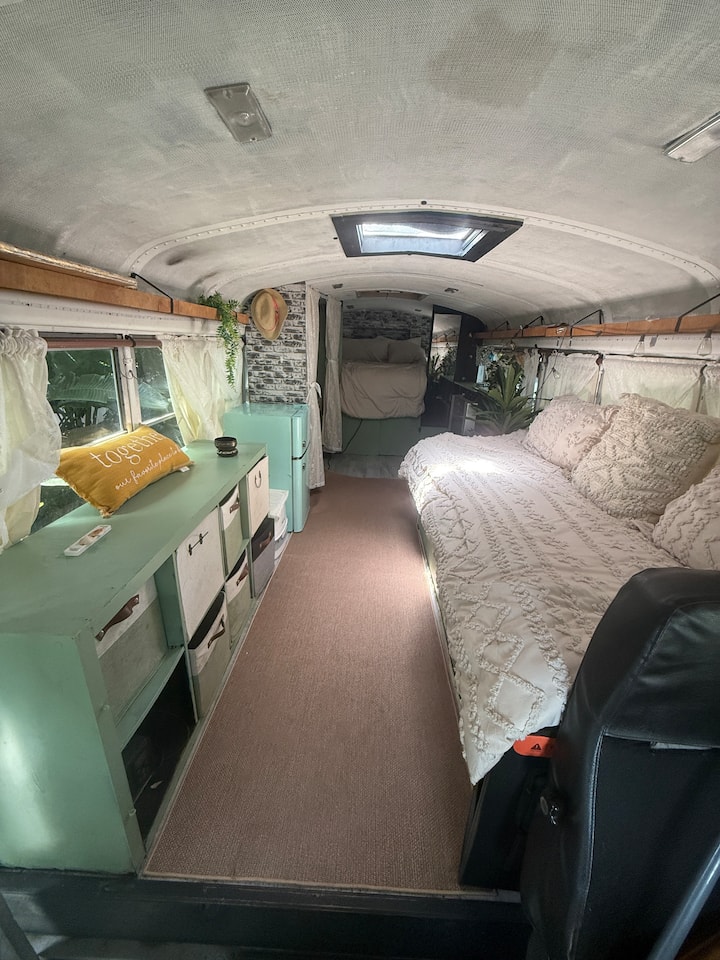 Cozy Bus Conversion Near Downtown Fort Myers - Fort Myers, FL