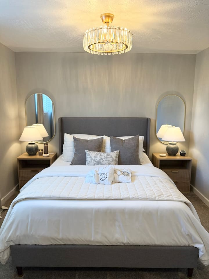 Historic Main Street Apartment B - Panguitch, UT