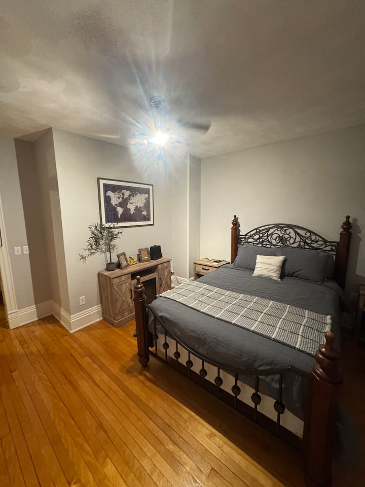 Large Home Downtown Room 3 - Oshkosh, WI