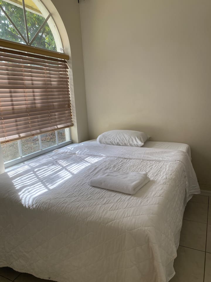 Room 45 House Room Cactus - Boynton Beach, FL