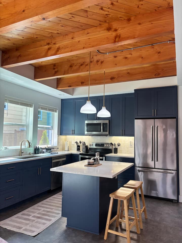 Family Friendly Guesthouse On A Quiet Ballard Lane - Saint Edward State Park, Kenmore