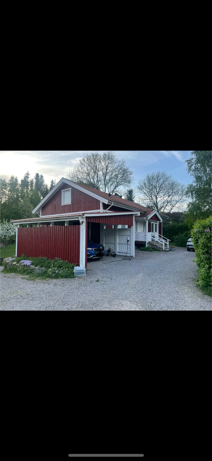 Charmigt Hus I Bullerbykänsla - Kumla