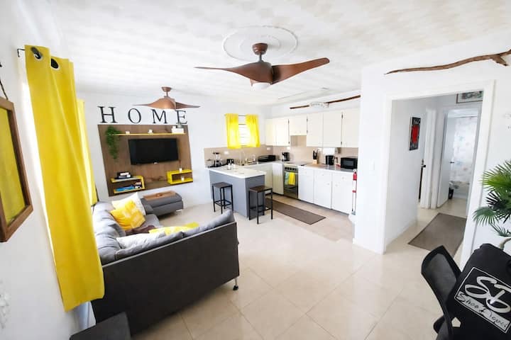 Cool & Spacious 1 Bedroom Apart 5 Min  From City - Nassau