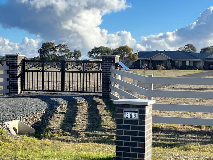 Country Living.                     Ballarat - Ballarat