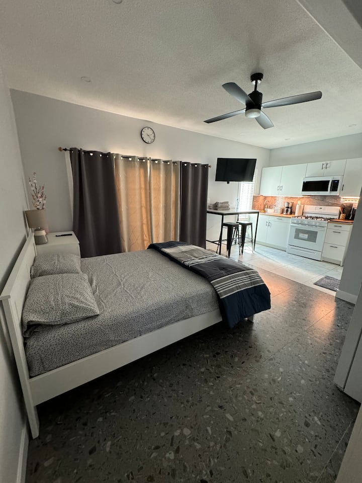 Studio Unit In Abbotsford - Abbotsford