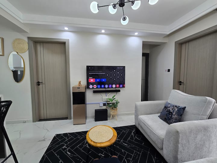 Sunlit Apt Kilimani Gym & Parking, 1-min To Shops - Nairobi