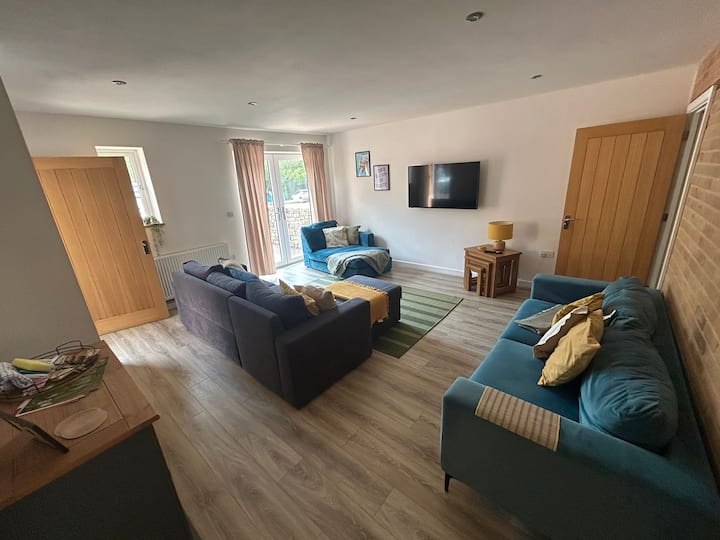 Otters Halt & Mouse Hole - Sleeps 12, Pet Friendly - Norfolk