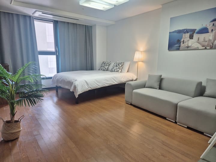 제넷 화이트19 House가족 친구 연인 #엘시티옆 # 해운대바다 12시 체크아웃짐보관 - Busan