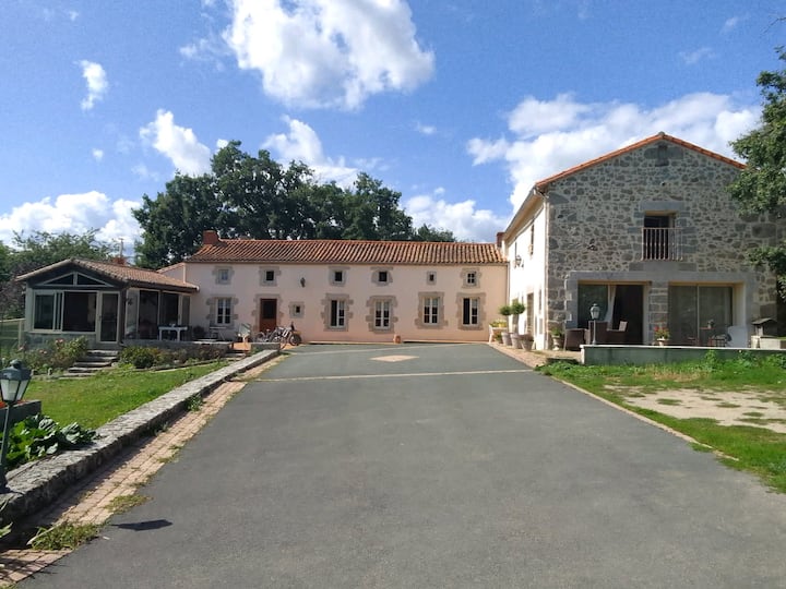 Gîte à La Ferme - 10 Personnes - Parthenay