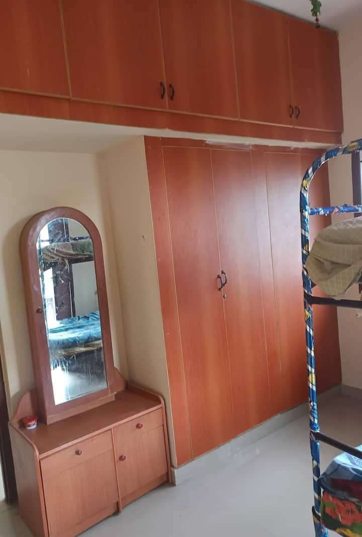 Lucky Shelters (Pg) - Madurai