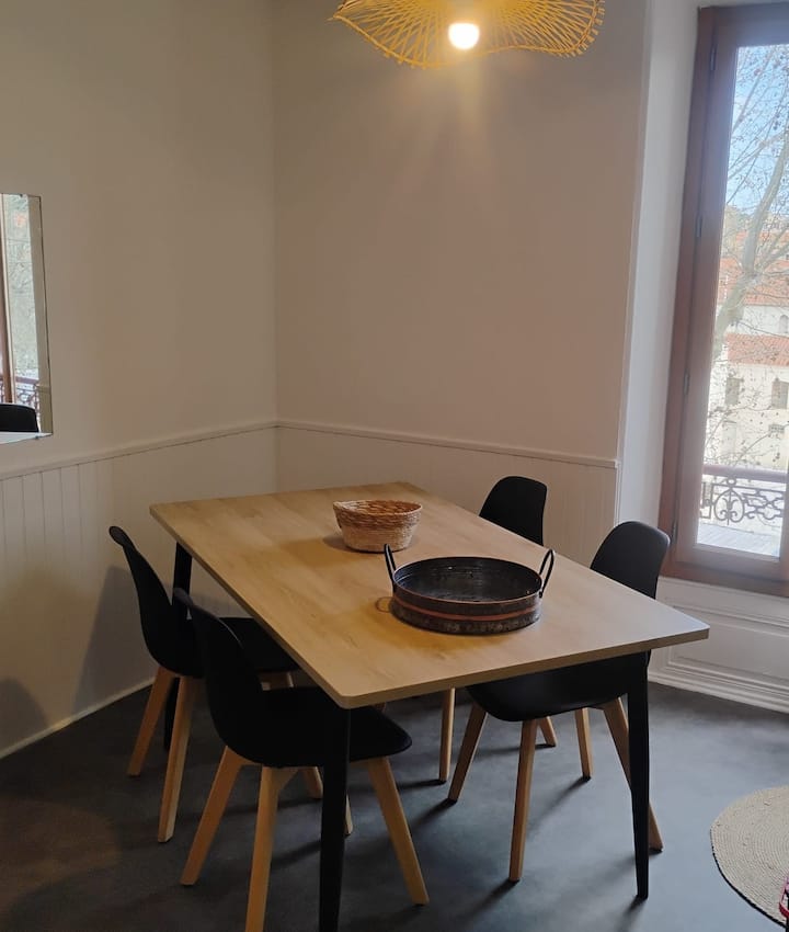 Appartement Situé Au 1er éTage à Port Vendres. - Port-Vendres