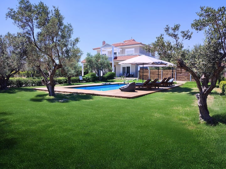 Villa Photerra
A Luxury Familly Villa With Pool - Faliraki