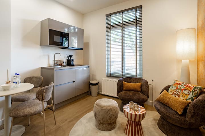 Compact & Knus, Met Slaaploft ,The Cozy Studio - Eindhoven