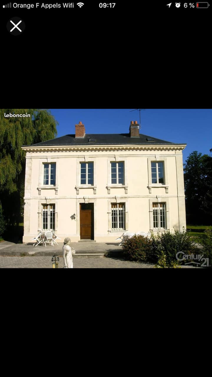 Maison De Maître Dans Un Magnifique Clos Masure - Bolbec