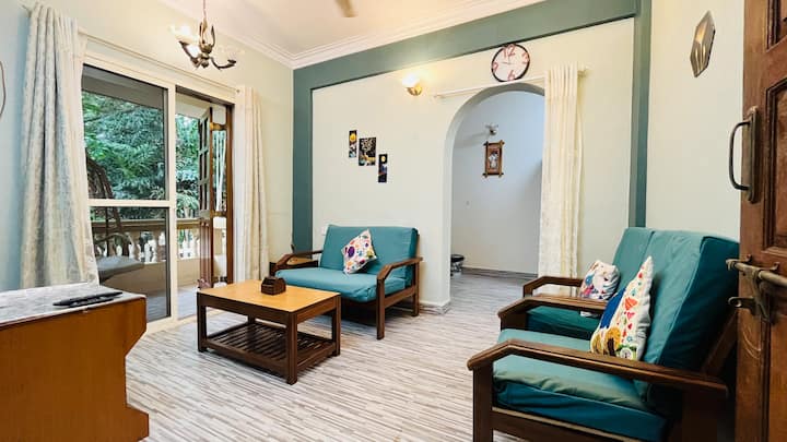 Classic 1 Bhk Pool-view Flat 9 Mins Walk To Beach! - Goa