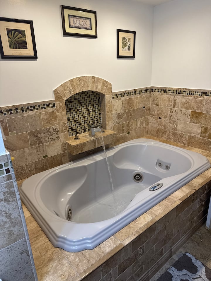 Top Floor Living - Saint Paul, MN