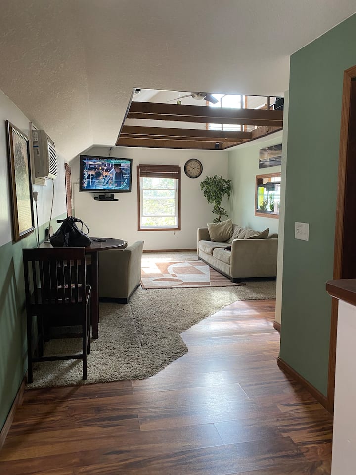 Top Floor Living - Saint Paul, MN