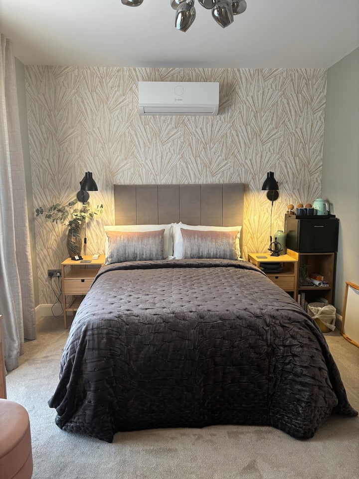 A Hotel At Home: En-suite With Air-con And Parking - Lincolnshire
