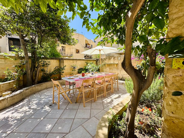 Villa Josette / Authentic Maltese/ Pooltable / Bbq - Pembroke, Malta