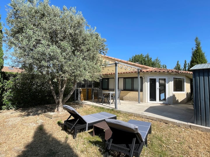 Maisonnette Au Pied Des Alpilles - Salon-de-Provence