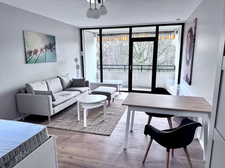 1 Zimmer, Küche, Bad, Balkon - Wiesbaden