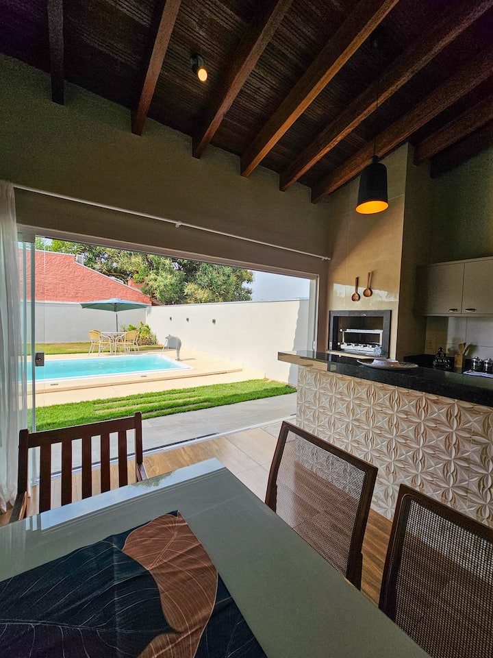 Casa Aurora, Com Piscina, 3q Para Até 10 Pessoas. - 보니토
