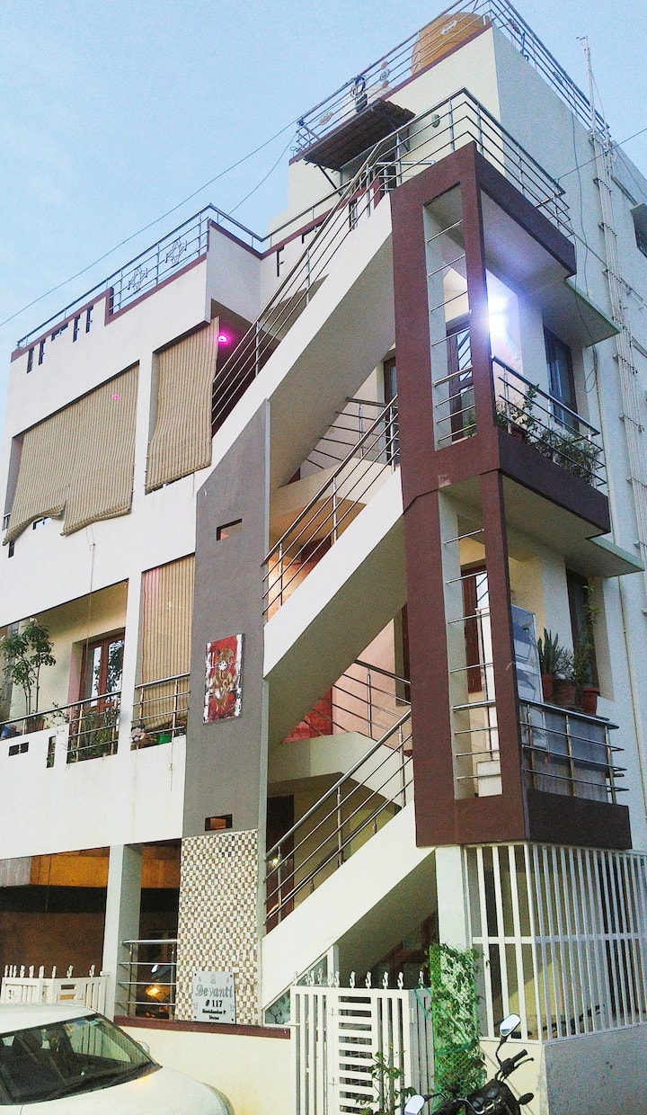 Home In Mysore
Happy Family Retreat 
2bhk House - Mysore