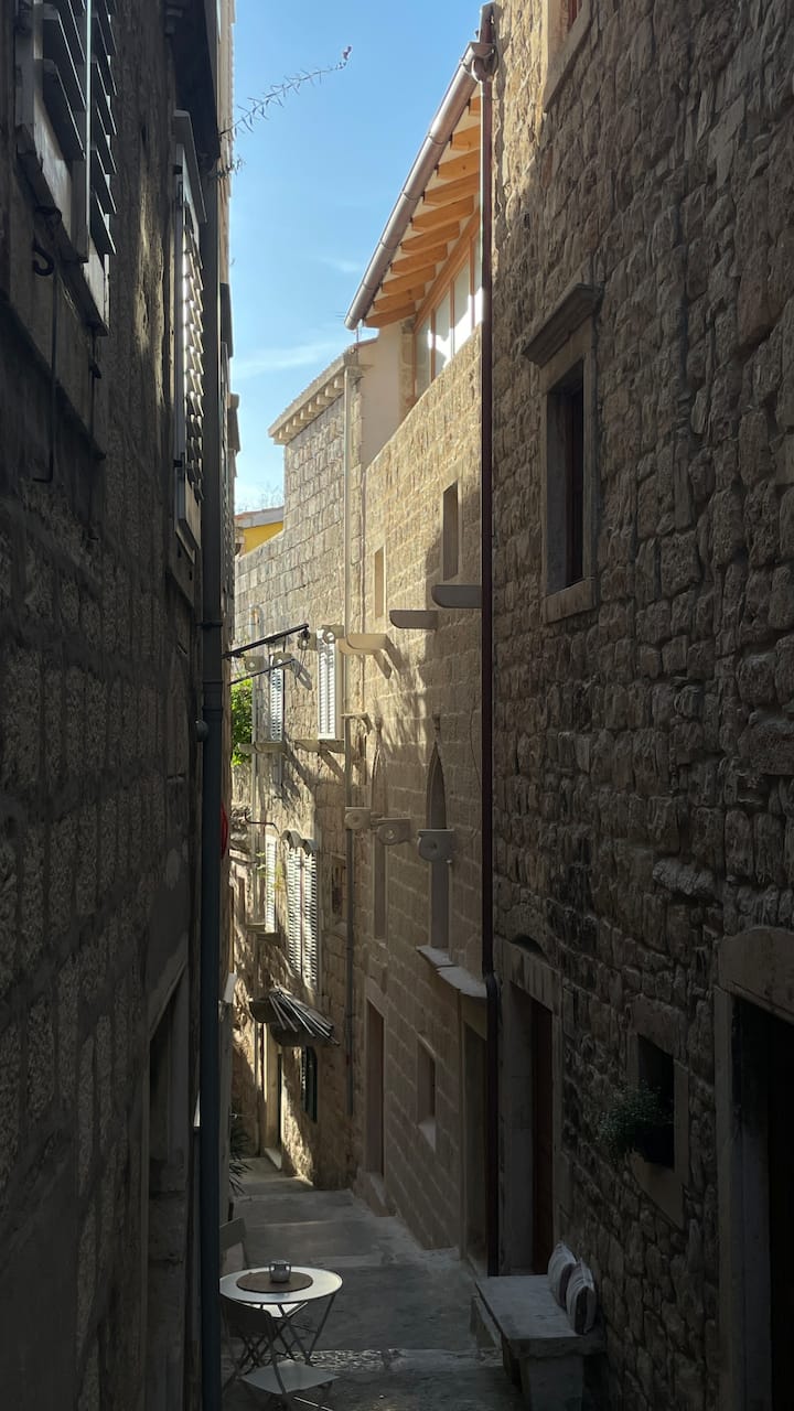 16th C. Venetian Gothic Palace - Korčula